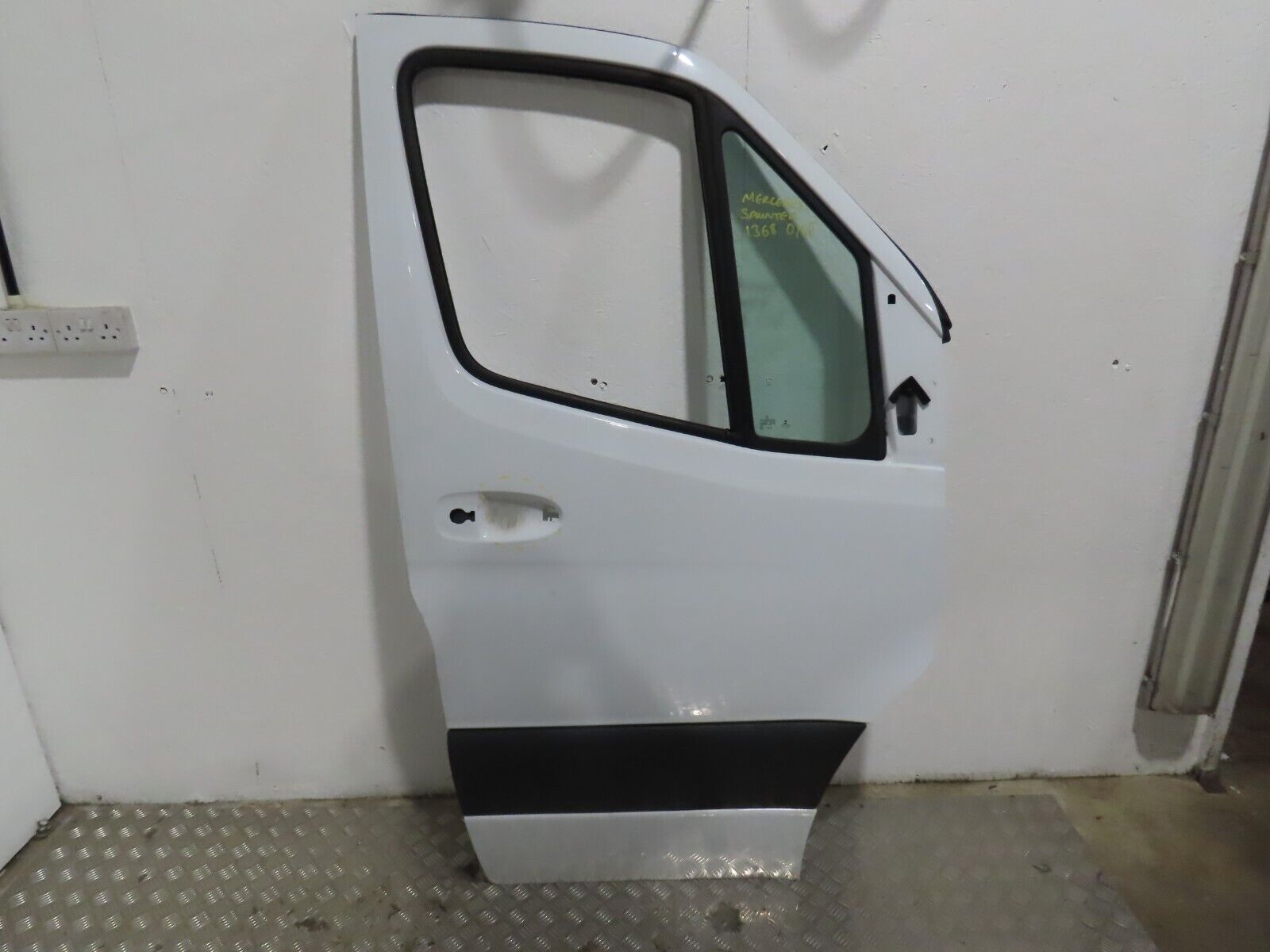 Mercedes Benz Sprinter Drivers Offside Front Door 2.0CDI 2023 (WHITE ...