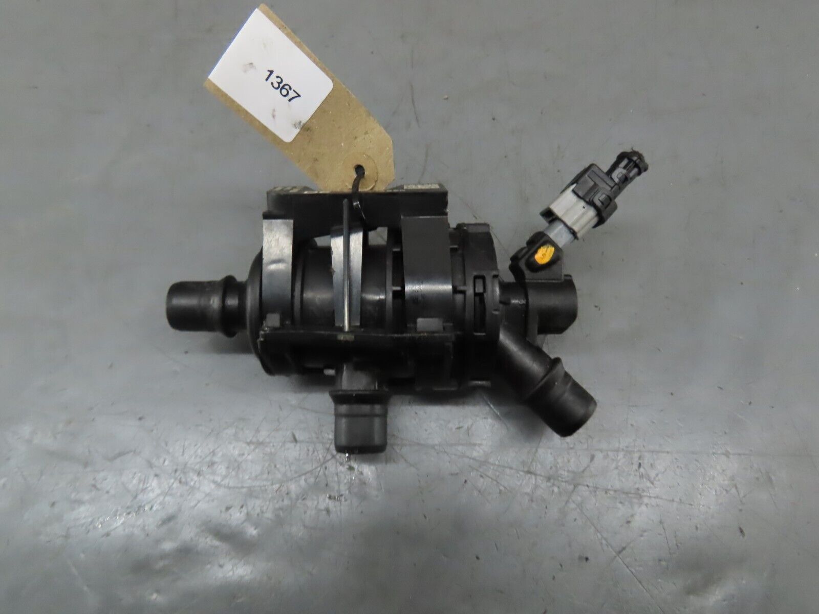 Renault Master Thermostat Water Pump 2.3DCI 2021 - 212001466R ...