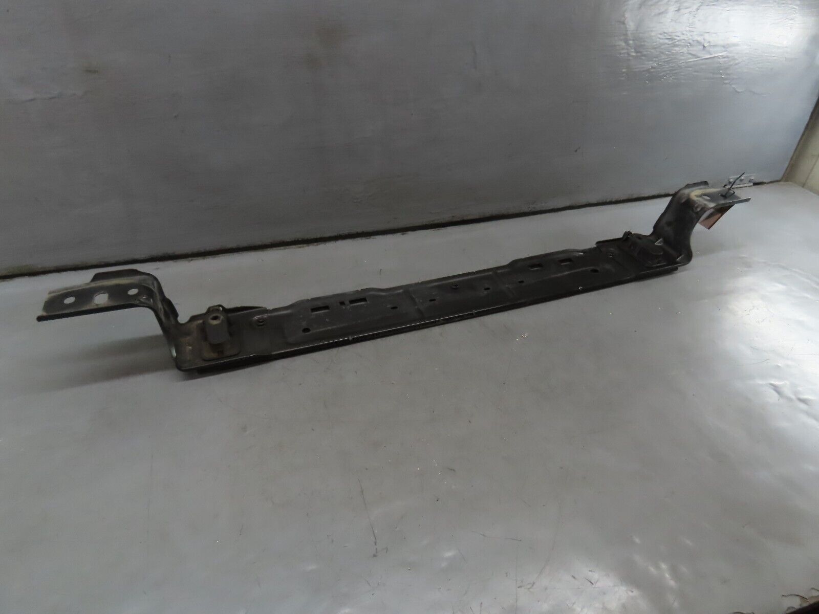 Citroen Dispatch Radiator Bracket 1.5HDI 2021 - Chrispin's Used Car Spares