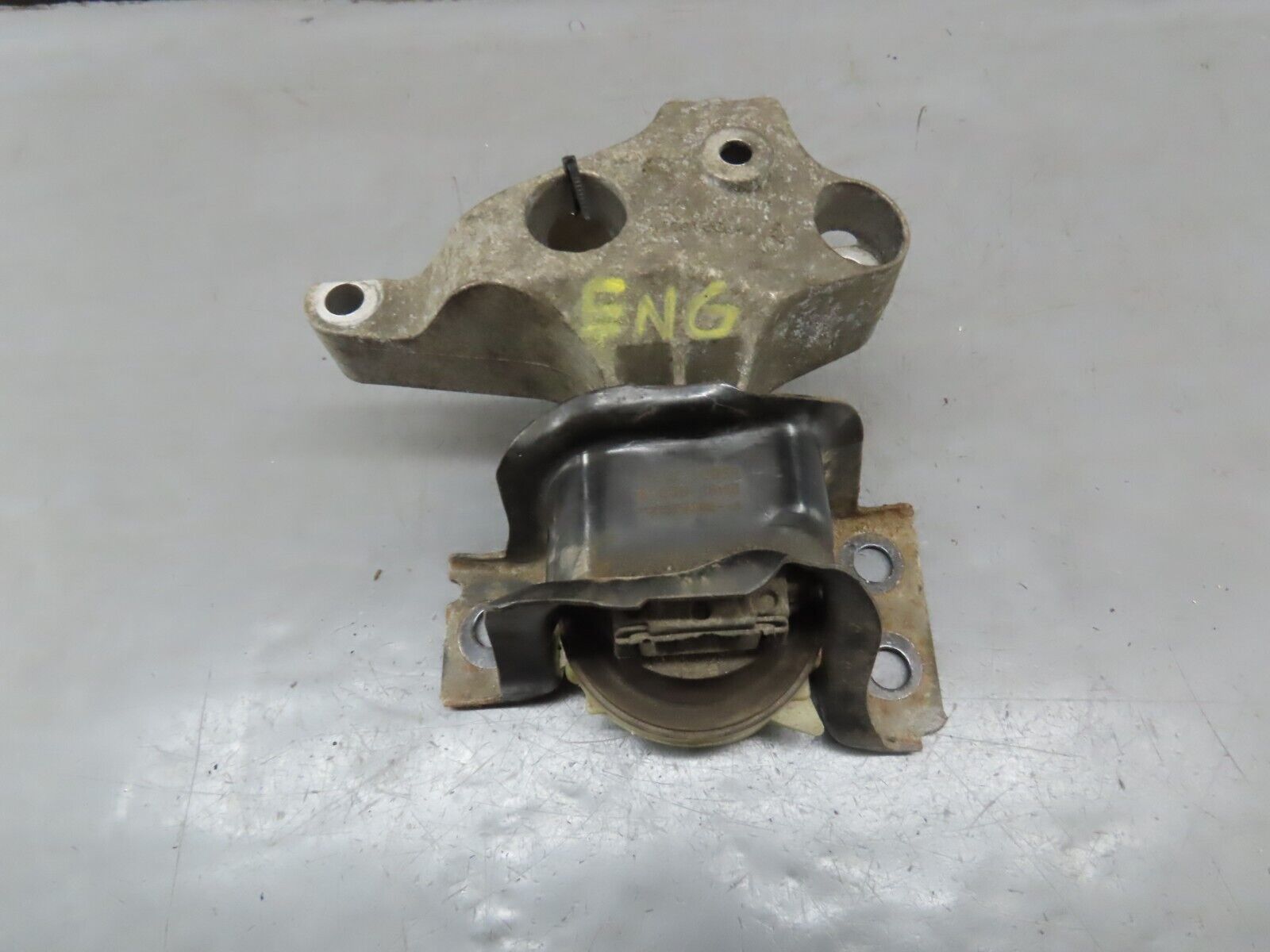 Dacia Duster Engine Mount 1.5DCI 2018 - 112103095R - Chrispin's Used ...